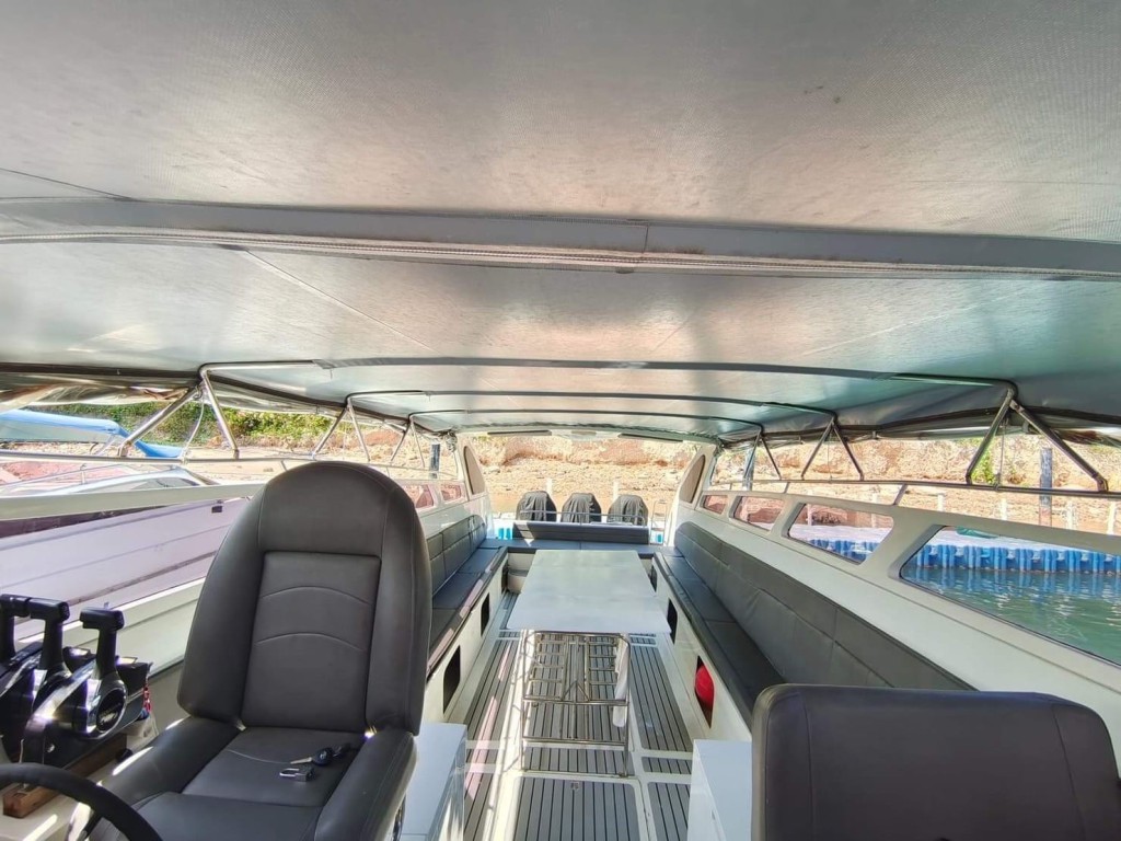 Speedboat "Three-engine Speed Boat Samui II"